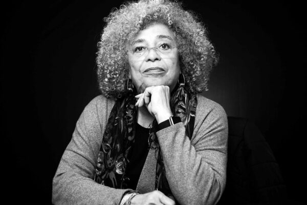 7 autoras para conhecer o feminismo negro - Editora Madrepérola